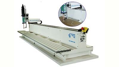 Dispensing robot - Aerospace Manufacturing and Design