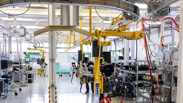 Daimler Truck, Volvo partnering on hydrogen fuel cells - EV Design ...