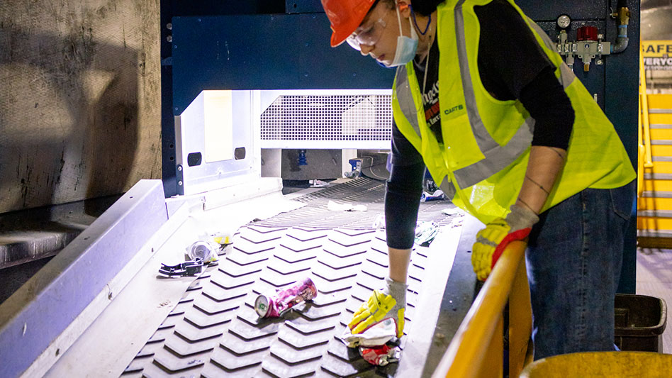 Caglia MRF increases UBC capture with the help of a robot - Recycling Today